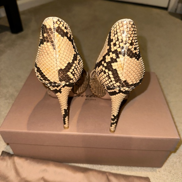 Gianvito Rossi | Shoes | Gianvito Rossi Python Ellipsis Pump 5mm | Poshmark